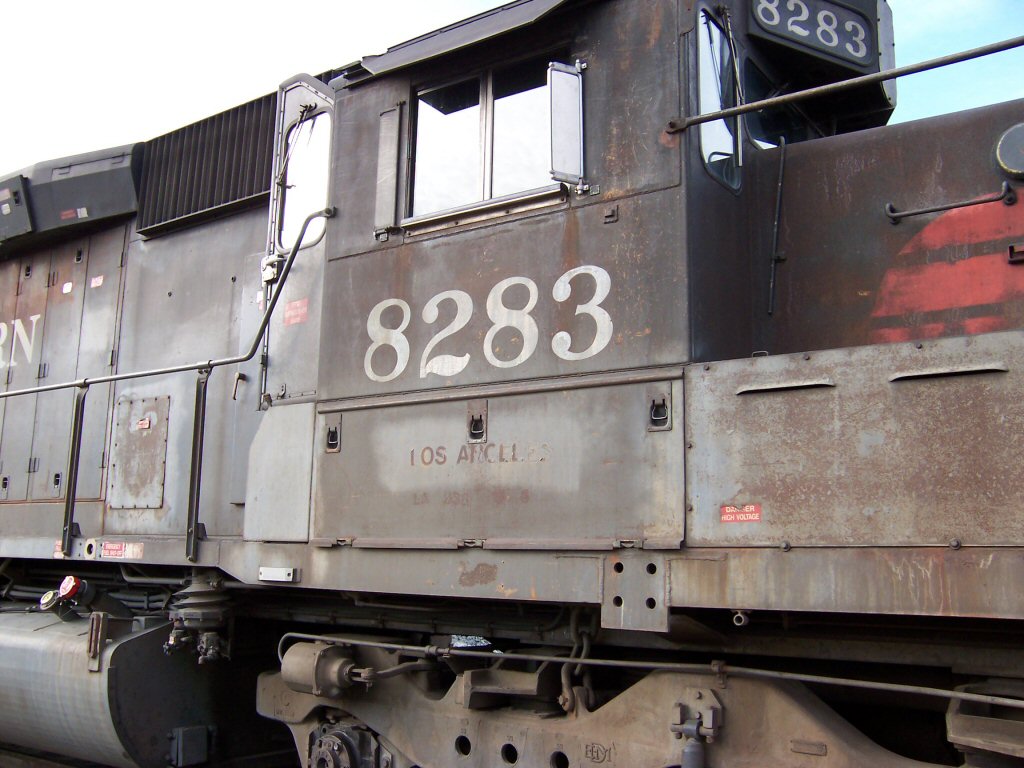 SP 8283 engineers side cab detail